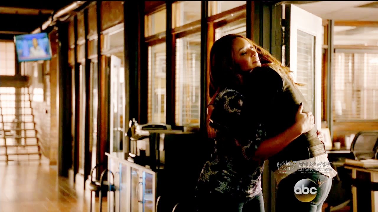 Castle 8x22 Beckett and Lanie Talk - Also Beckett Vikram Scene ...