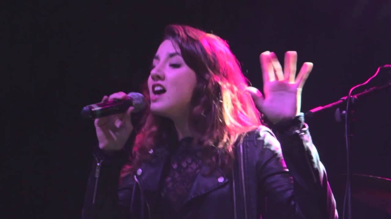 María Gil - Hello - Live cover - YouTube