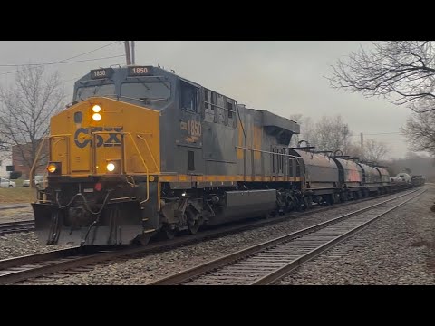 CSX B523 passes North Road at MP 98 with amazing K5H and CSX 1850 (L&N ...