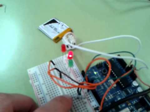 Montaje de Arduino alimentado por batería reciclada de MP4 - YouTube