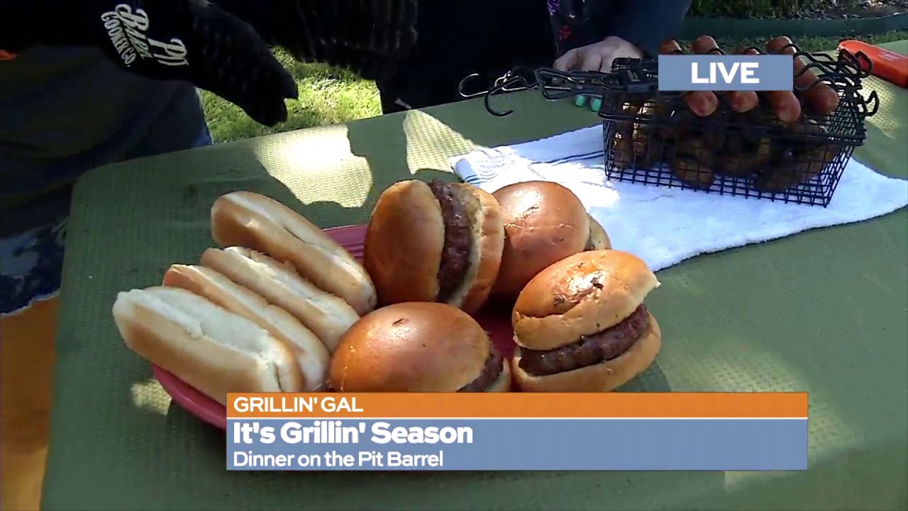 BBQ in a Pit Barrel - YouTube