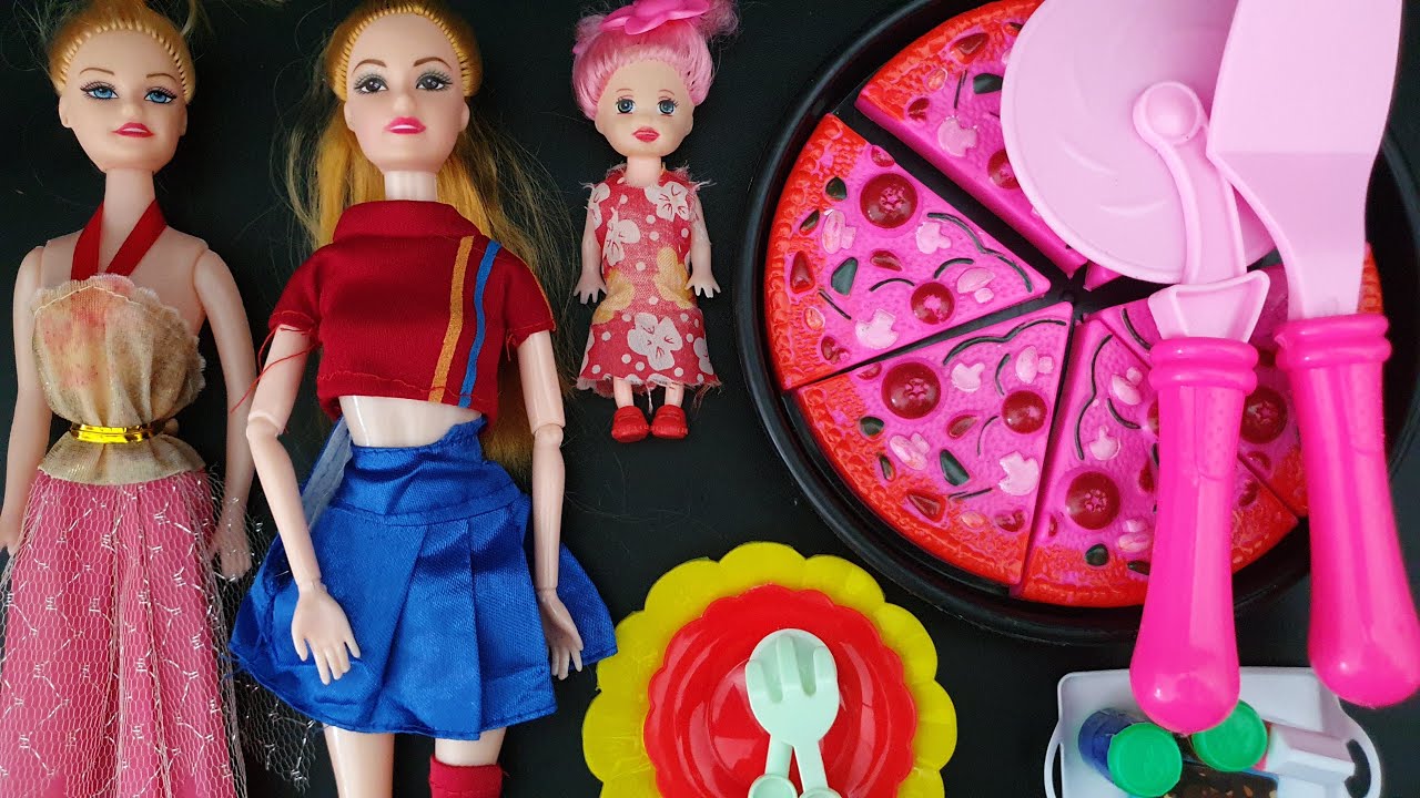 4 Minutes Satisfying With Barbie Eating A Spicy Pizza ASMR - sauce ...