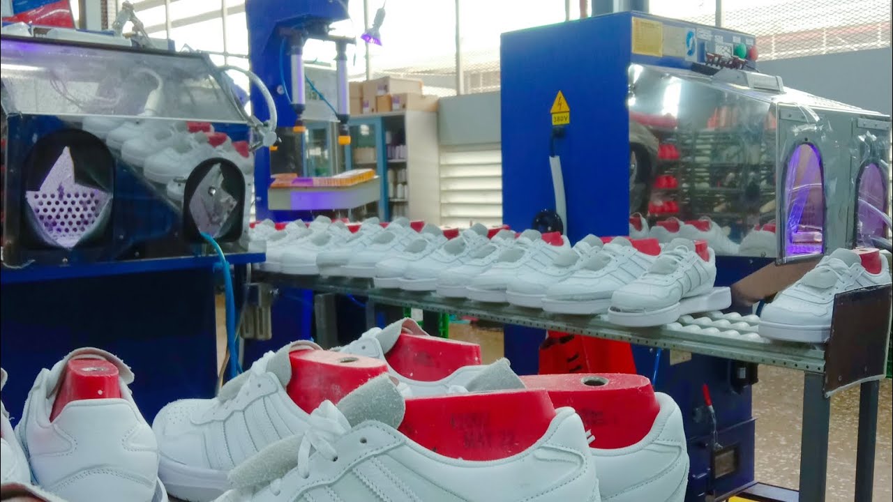 Kerja Demi Masa Depan😅 Buffing Sepatu Adidas🔥 - YouTube