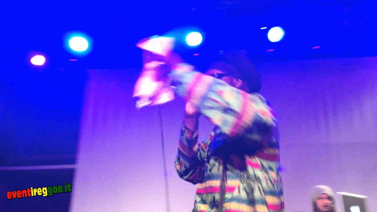 MACKA B - Rasta Rise Again - LIVE FIRENZE 24/01/14 - YouTube