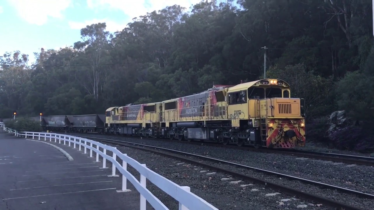 Trains at spring bluff - YouTube