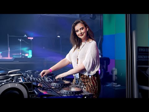 ZOYA  -  Lost In A Feeling (Vienna Pride 2025 Live)