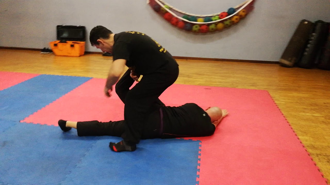 Jeet Kune Do grappling technique - YouTube