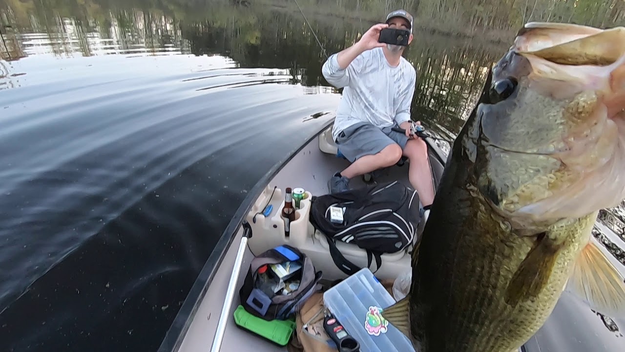 4 pounder bass fishing - YouTube