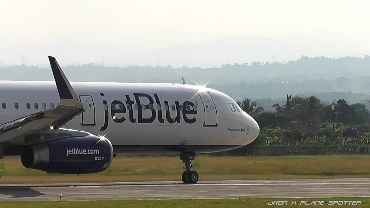 Airbus A-321 jetblue Airways takeoff from Santiago international - YouTube