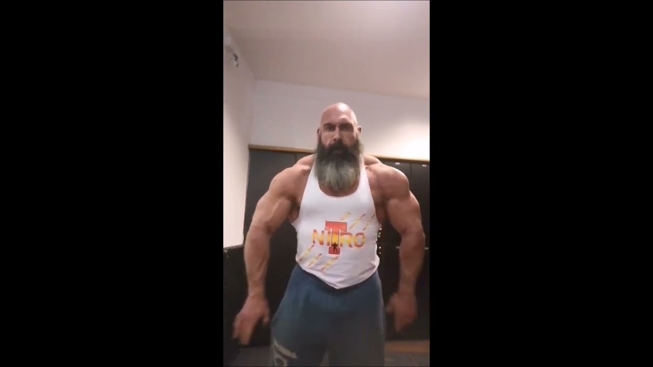 Muscle Man Locker Posing - YouTube