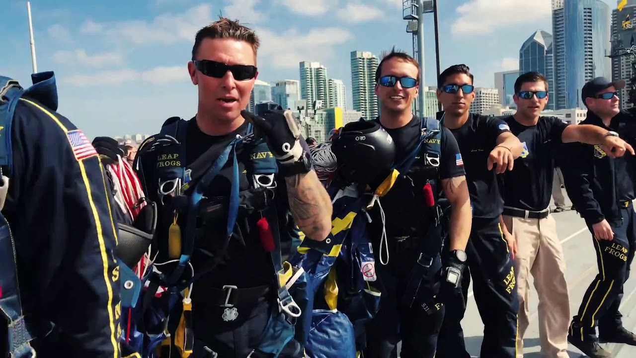 U S Navy Parachute Team, the Leap Frog - YouTube