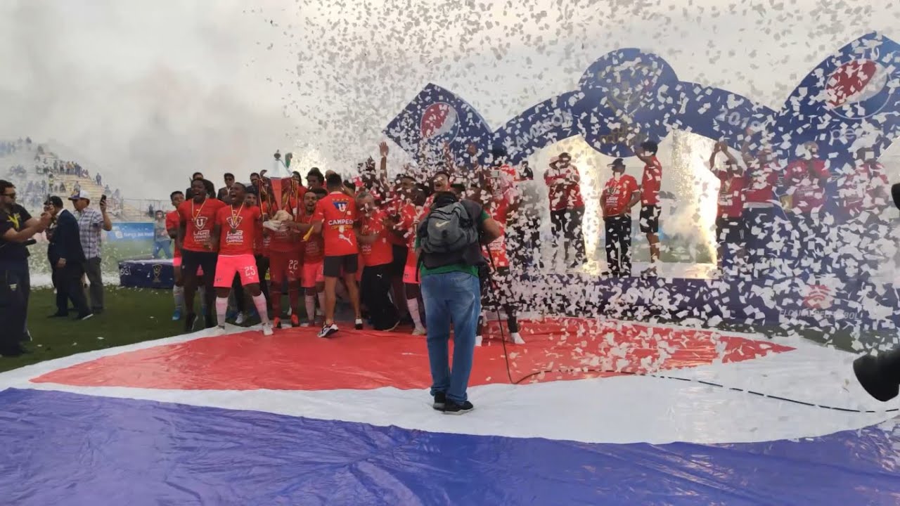Celebración LDU Campeón Copa Ecuador 2019 (parte 2) - YouTube