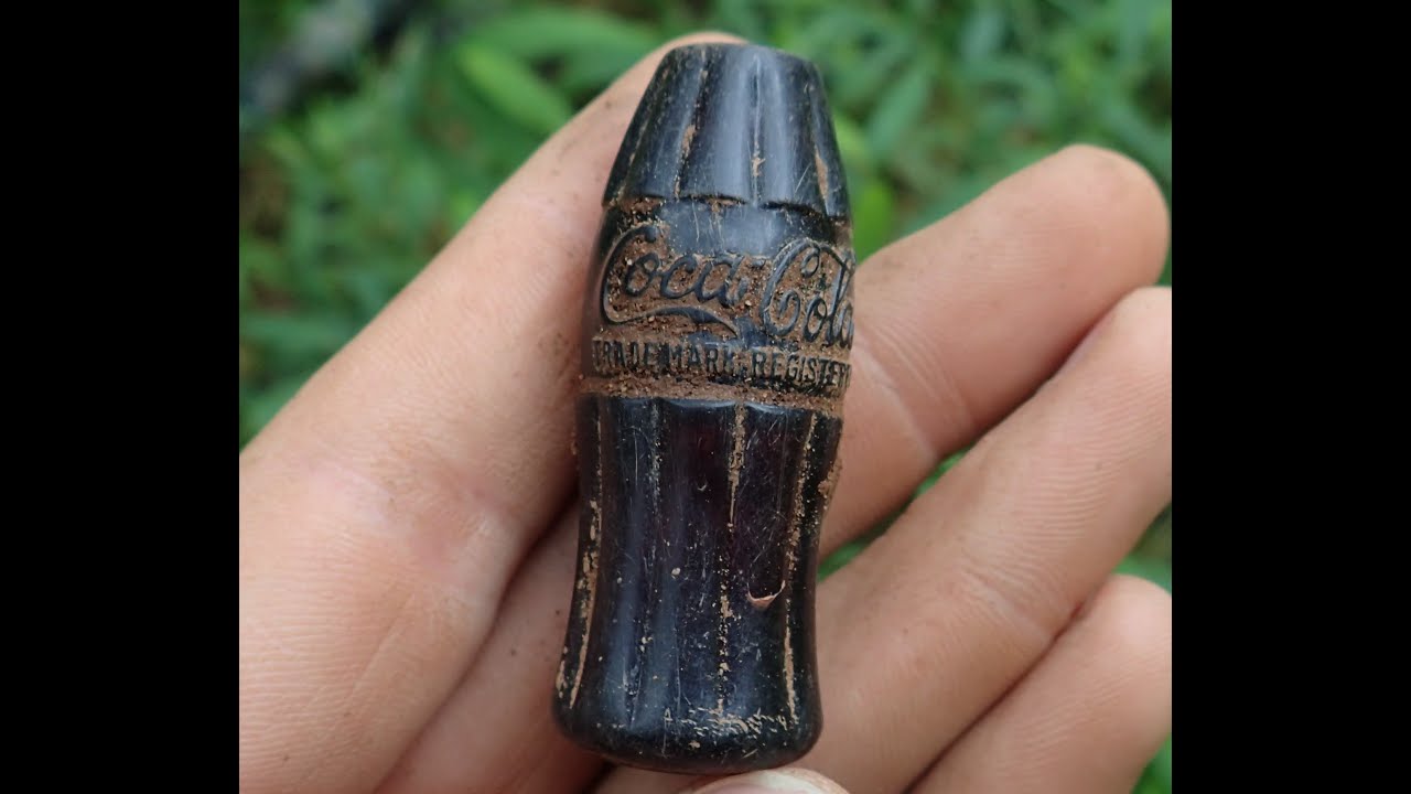 Metal Detecting! - Metallic Coke and Some Silver! | Nugget Noggin - YouTube