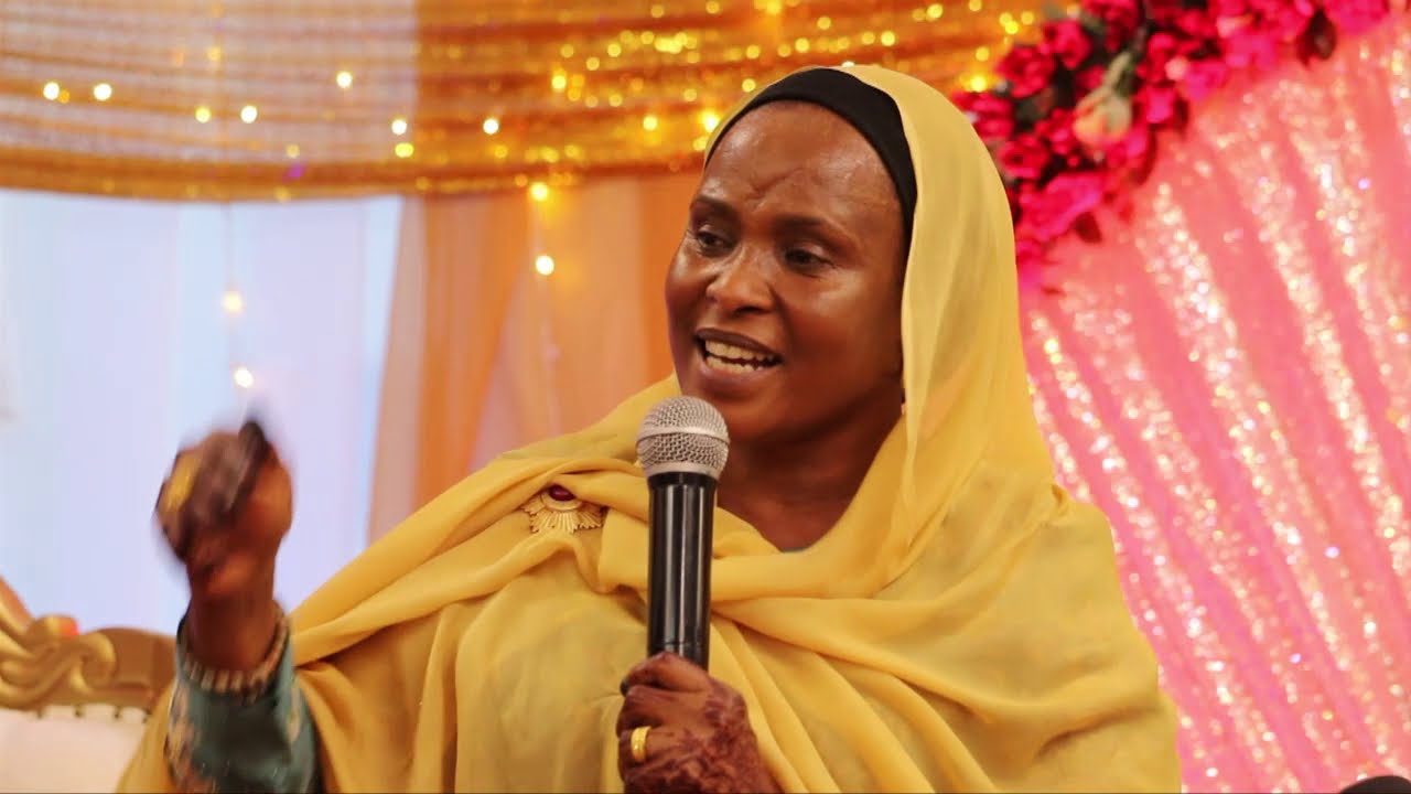 ISIOLO SENATOR FATUMA DULLO TRIES TO CONVINCE EASTLIEGH RESIDENTS TO ...