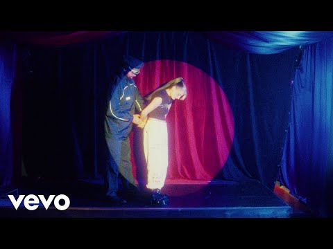 RUBI - 16 (Offizielles Musikvideo)