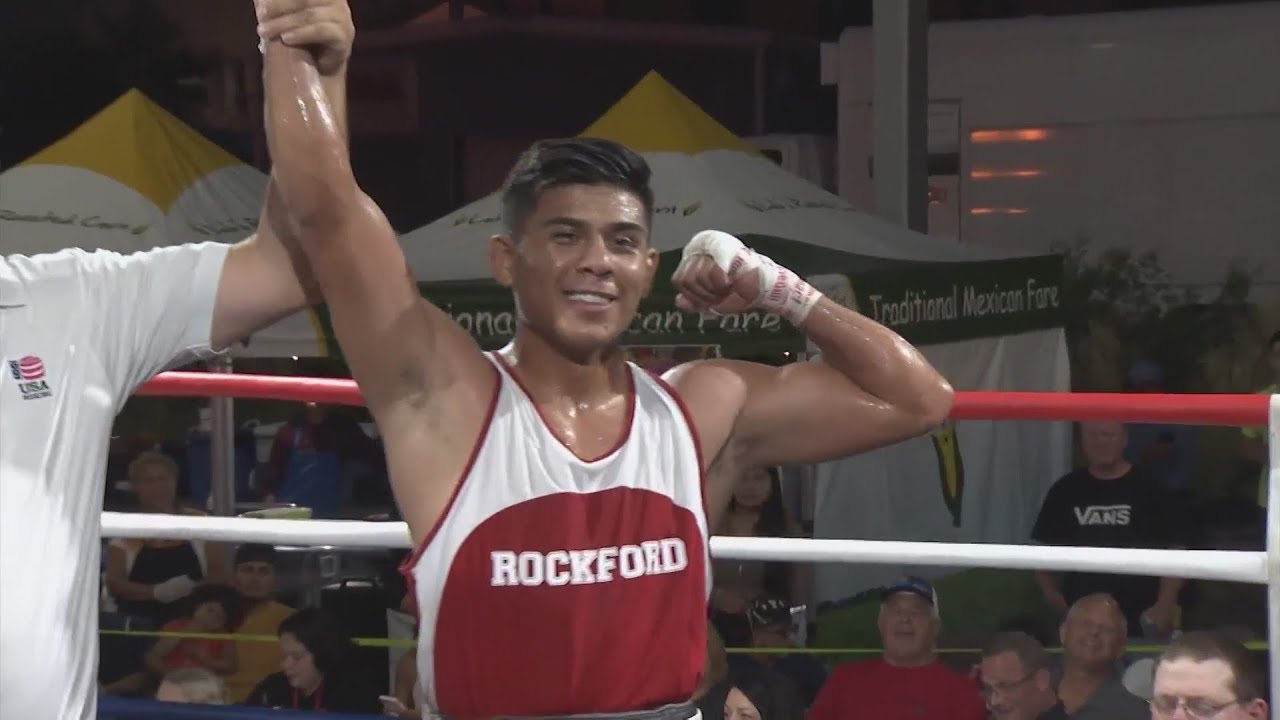 Angel Martinez, local boxers clean up at Rockford Boxing Classic - YouTube