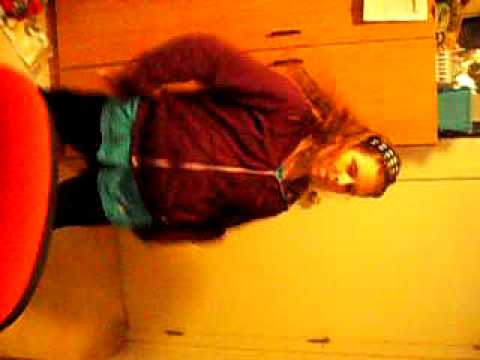 Shylah dancing to "Thriller" by micheal jackson - YouTube