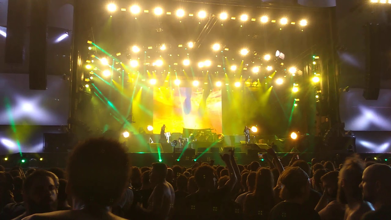 Sepultura - Ratamahatta Live at @Rock in Rio 04/10/2019 - YouTube