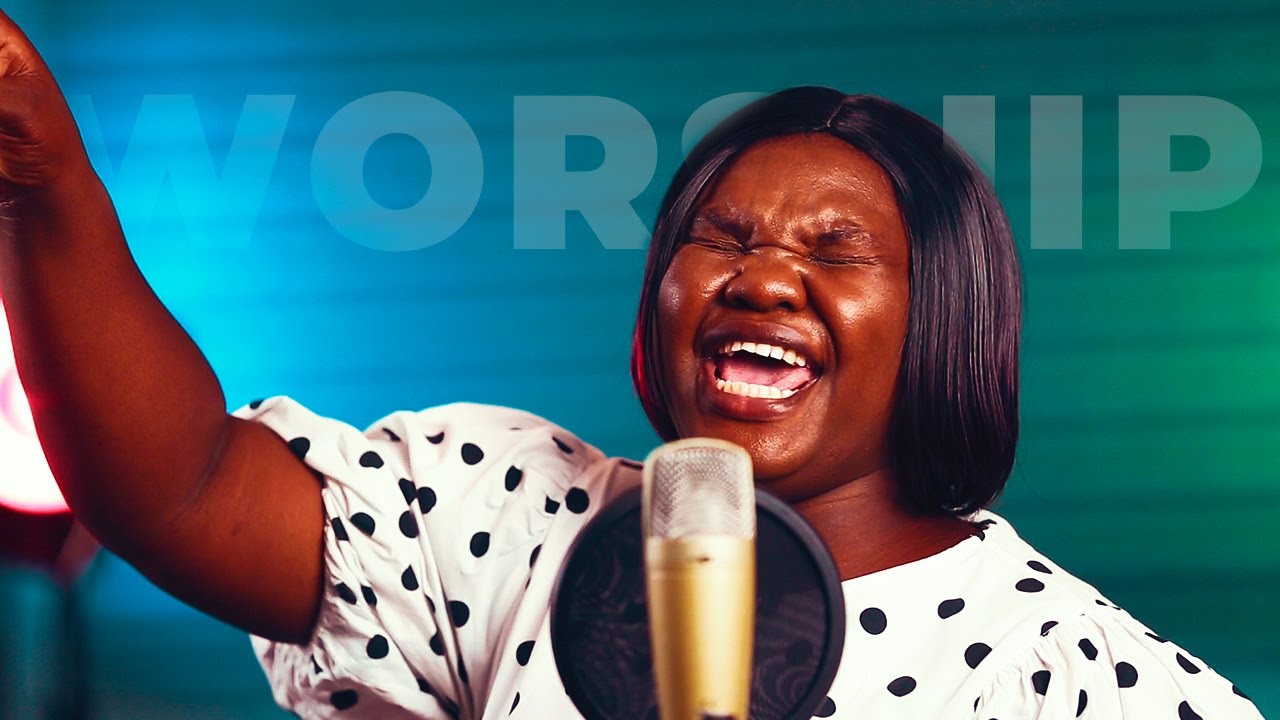 Fafa Asantewaa - 10 Minute Ghanaian Gospel Worship Ministration - YouTube