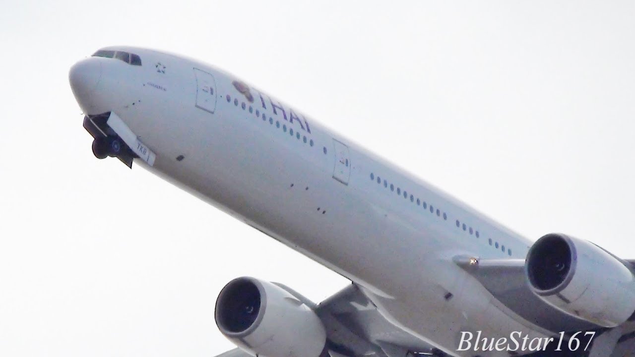 Thai Airways International Boeing 777-300 (HS-TKB) takeoff from KIX ...