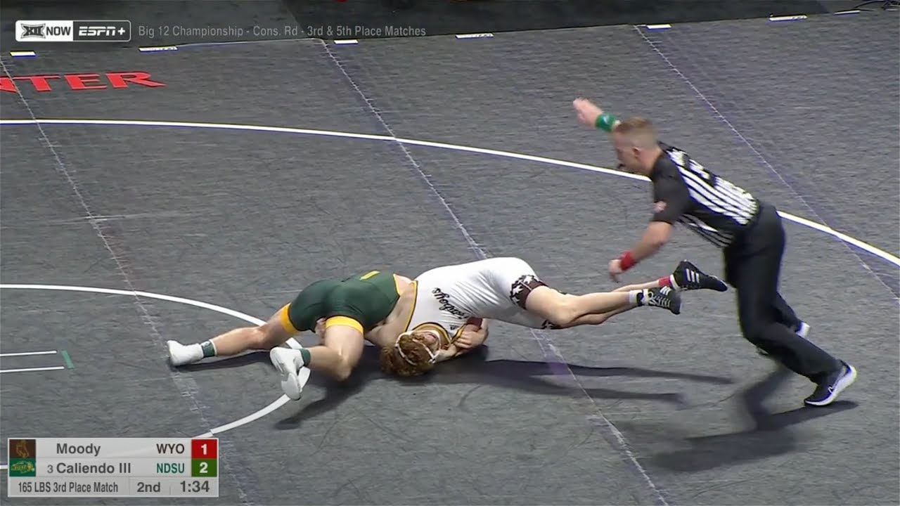 165lbs Michael Caliendo (North Dakota State) vs Cole Moody (Wyoming ...
