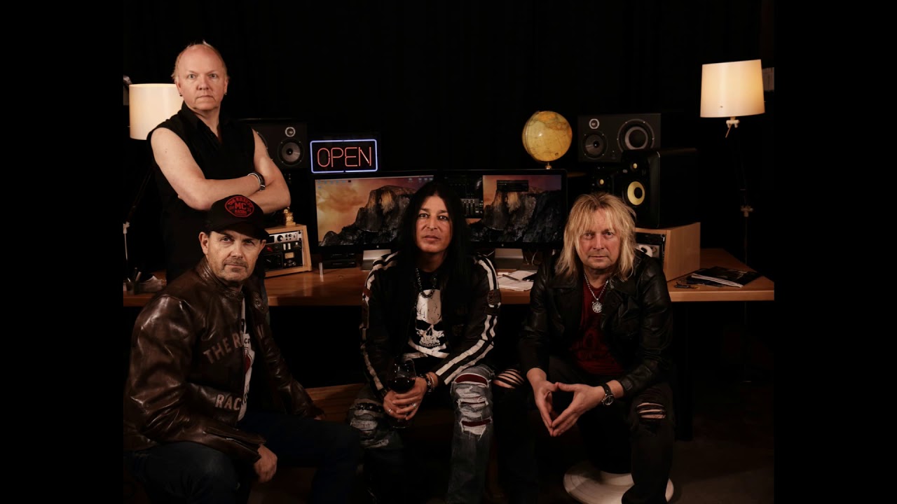 Michael Voss vocalist and lead guitarist of Mad Max 8-17-18 - YouTube