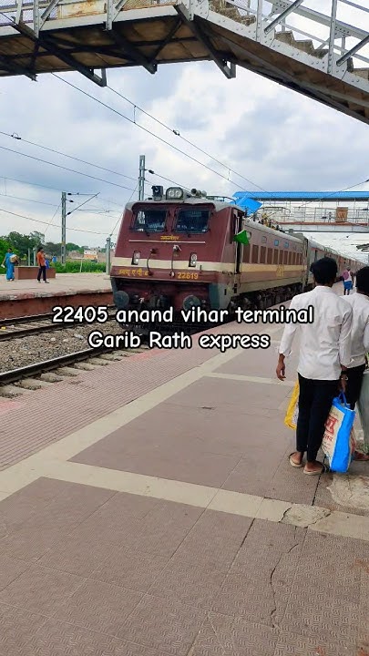 Anand vihar terminal Garib Rath express - 22405 crossing to bariarpur station #shorts #ytshorts ...