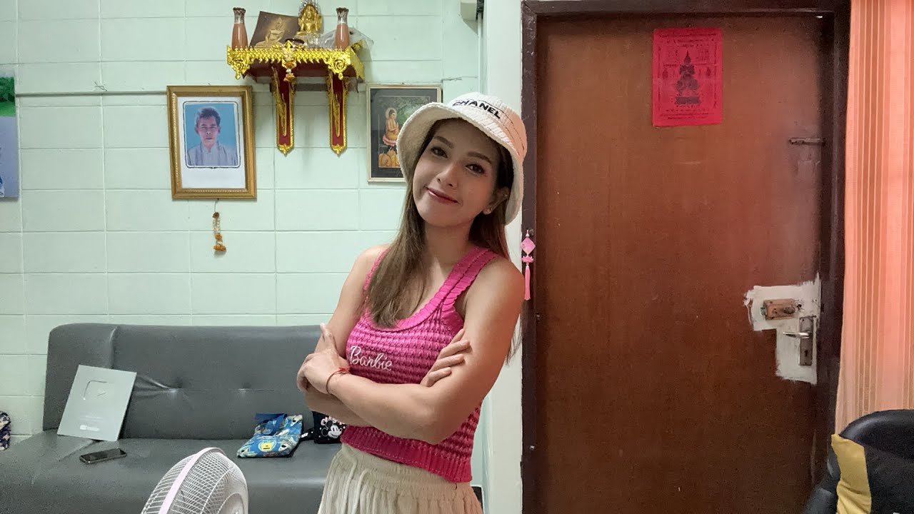 PUY ROTI LADY - YouTube