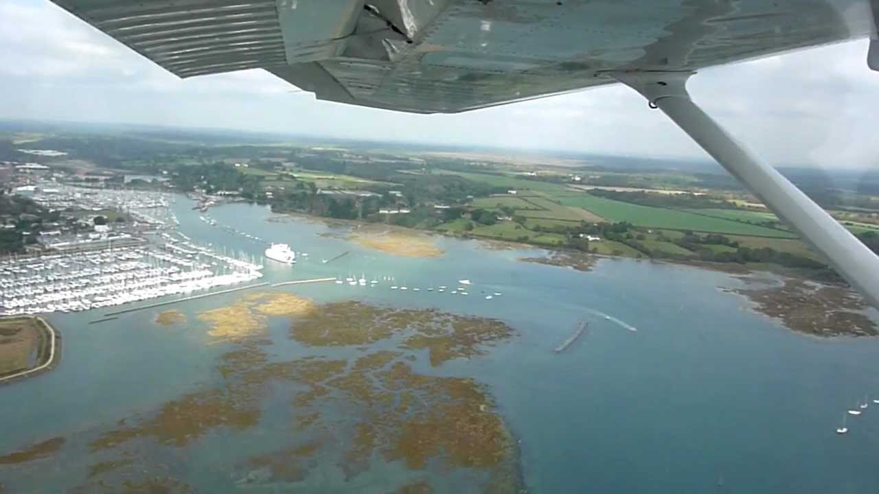 Lymington C172 Landing 14th Oct 2011 - YouTube