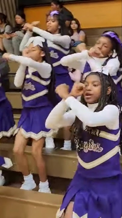 "EAGLES" #cheerleading #cheershe8 #cheerteam #stompnshake #cheerlife #subscribe #share #like # ...
