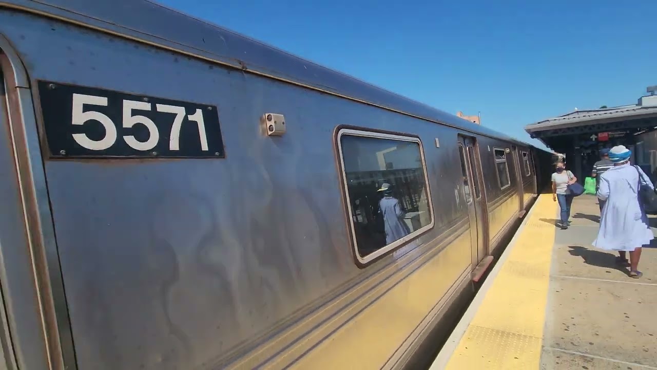 NYC Subway R46 W train leaving Broadway - YouTube