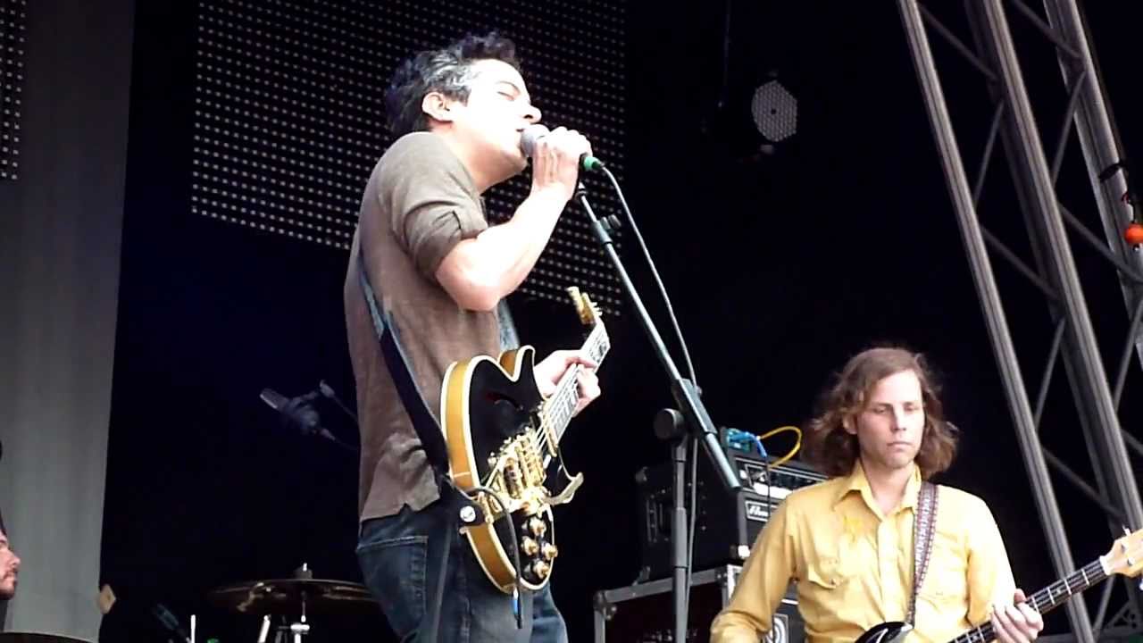 M. Ward @ Primavera Sound Festival 2011 (Barcelona): Rave On - YouTube