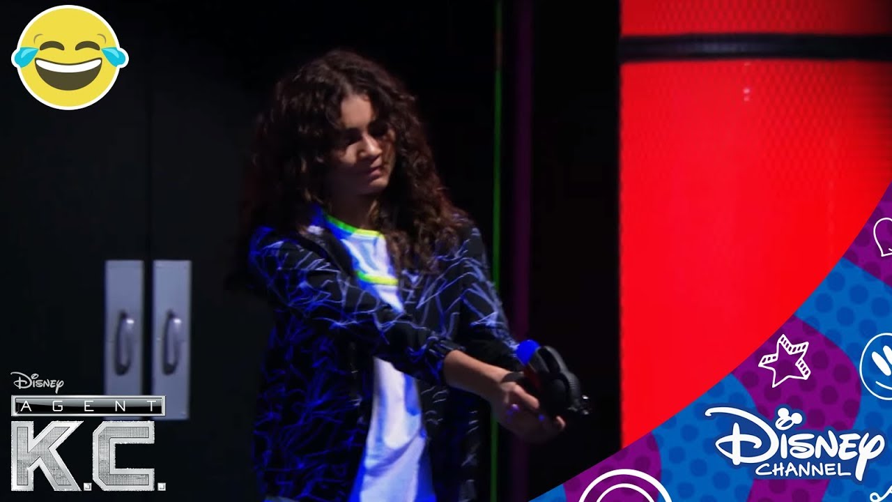 L'Agent K.C. | Le combat au laser | Disney Channel BE - YouTube