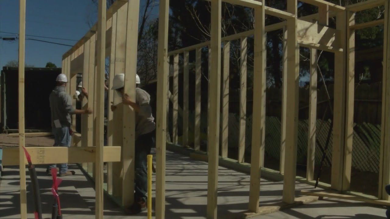 CNM, local high school students build home - YouTube