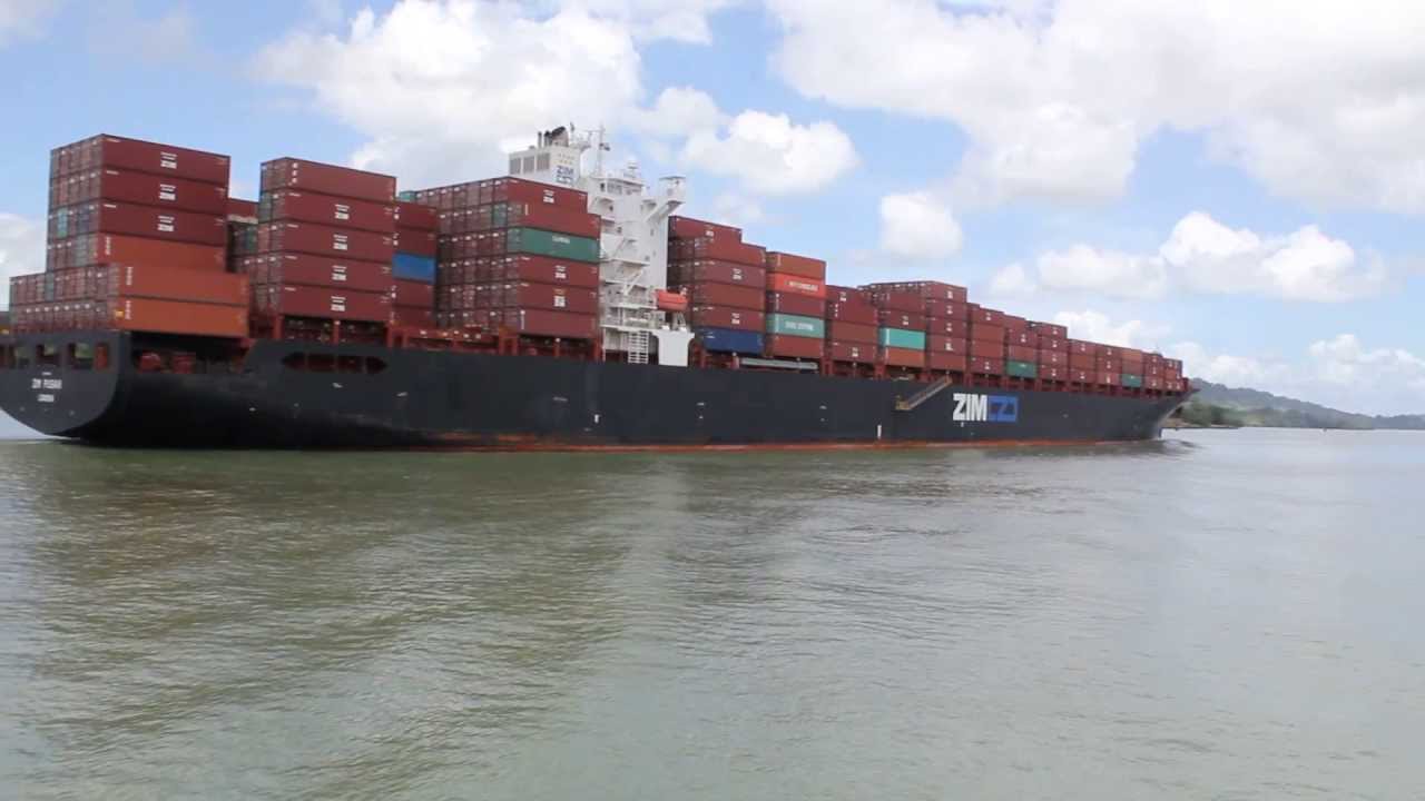 ZIM PUSAN AT PANAMA CANAL - YouTube