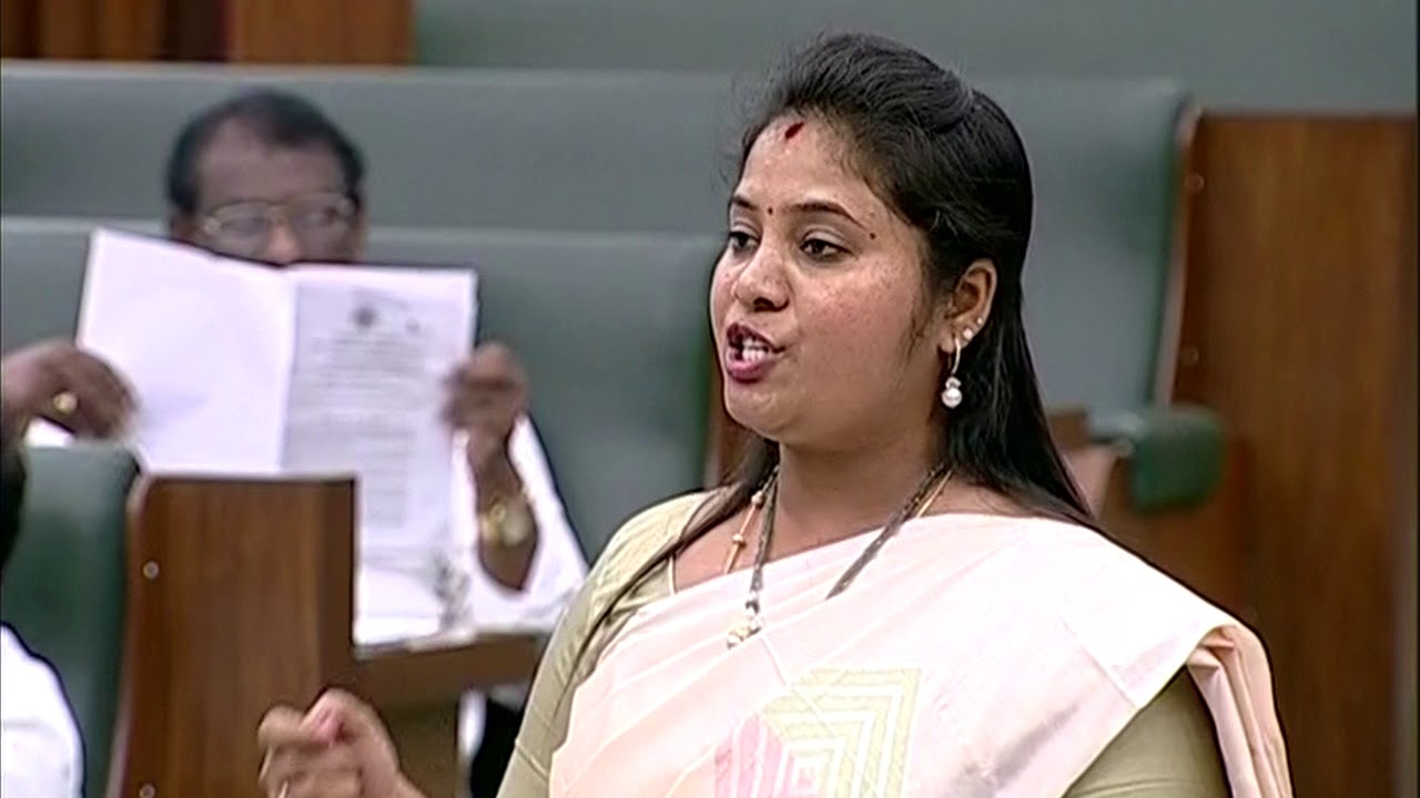 AP Dy.CM Pamula Pushpa Sreevani on SC ST Corporation Bill in Assembly ...