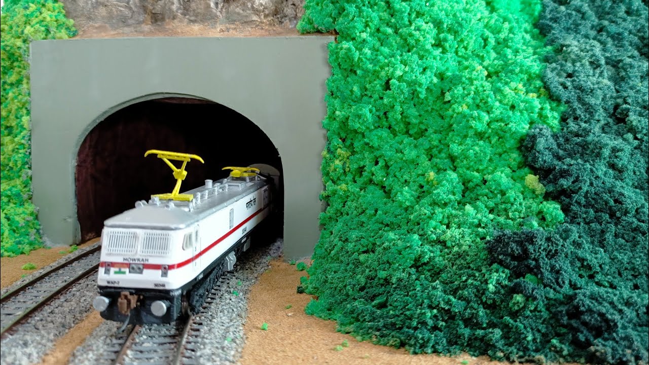 Train and Tunnel 🚂🛤️ | HO Scale 3D Printed Indian Train Model - YouTube