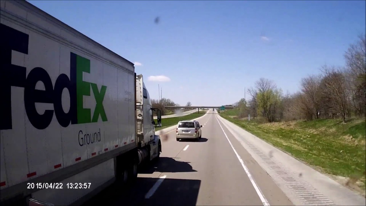 Tailgating trucks compilation #4 - YouTube