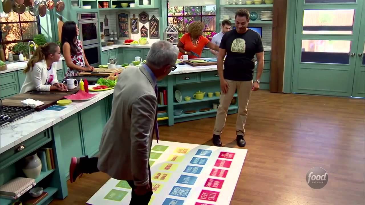 Build A Burger in The Kitchen With Daniel Radcliffe - YouTube