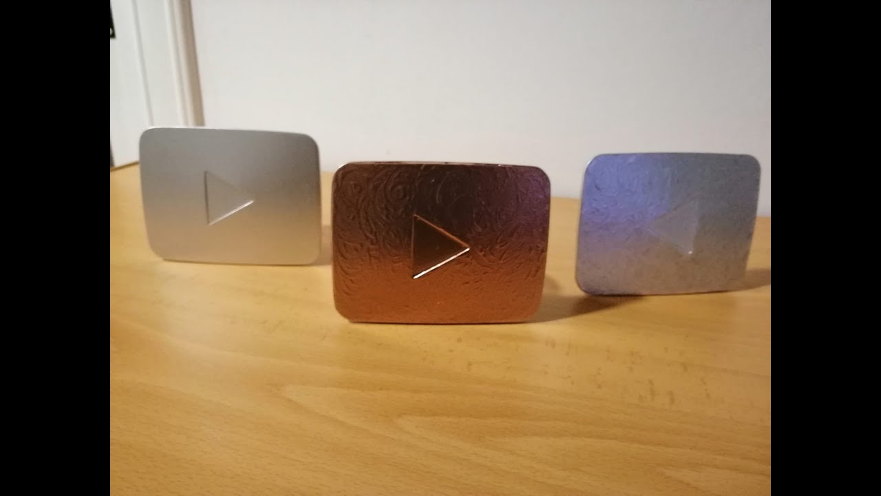 fabricando 3 placas de youtube , making 3 youtube plates - YouTube