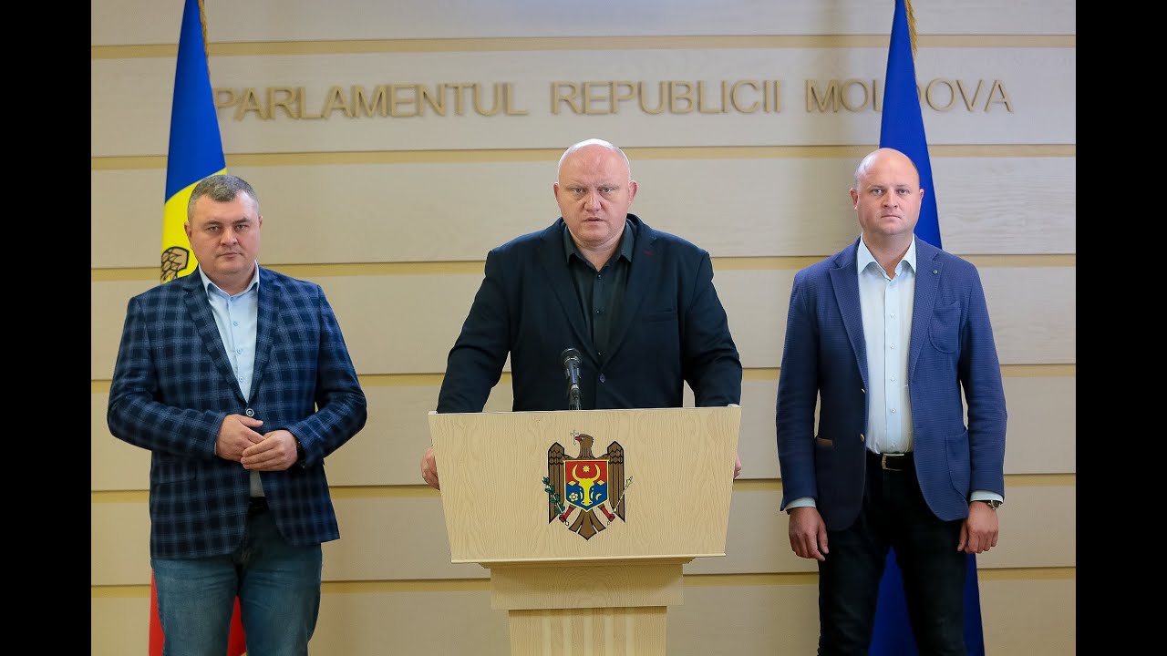 Briefing de presă al deputaților Vasile Bolea, Grigore Novac și Nicolai ...
