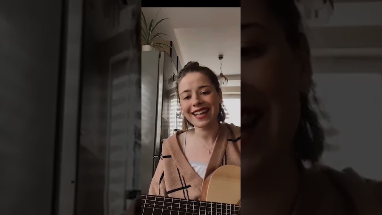 MarieSomarie śpiewa na gitarze Zero Calorie Cookie - YouTube