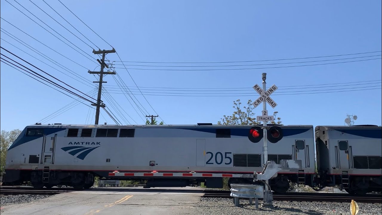 Amtrak 205 California Zephyr #6 East - 20th Street Railroad Crossing ...