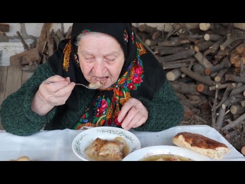 Nənə Ocaqda Xaş Bişirir