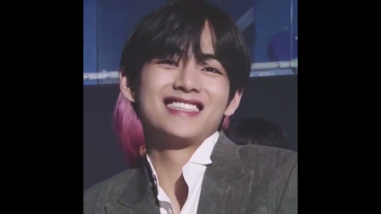 BTS V got shy after spotting Fansite then started intense eye contact ...