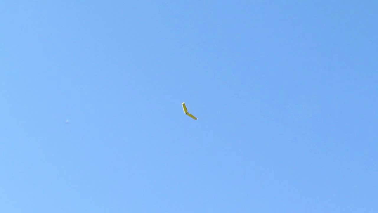 Hand launch RC Wing - YouTube