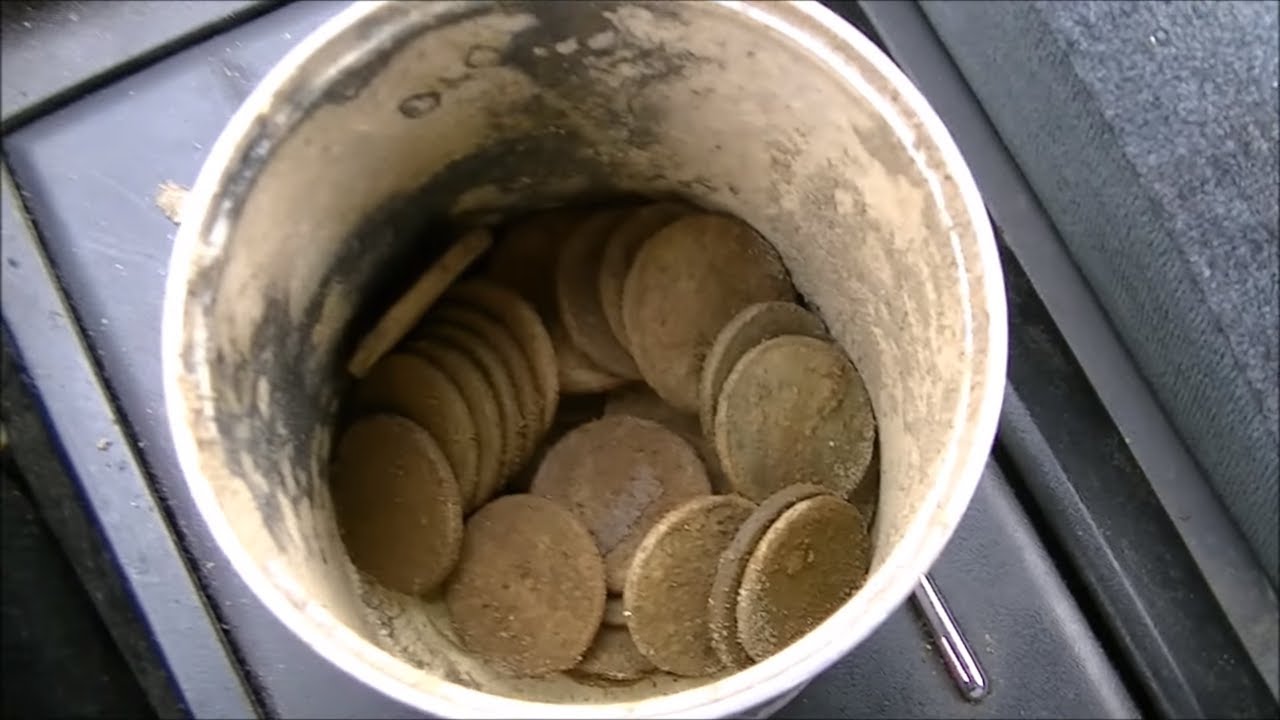 TREASURE FOUND! MONSTER HOARD IN LAWN OF DREAMS PART 4 Metal Detecting ...