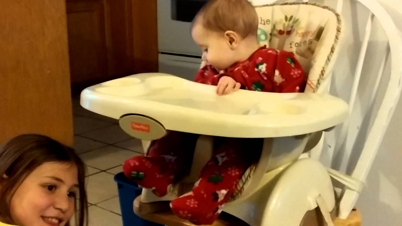 Baby playing peek a boo with big sister - YouTube
