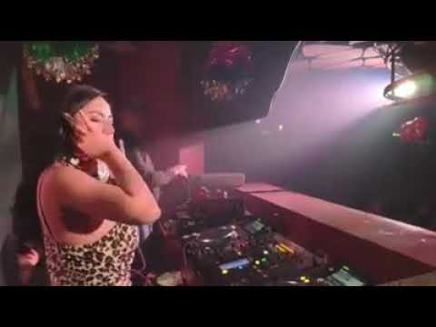 DJ RIRIN VELICIA GOYANG NYA BIKIN MATA MEREM MELEK