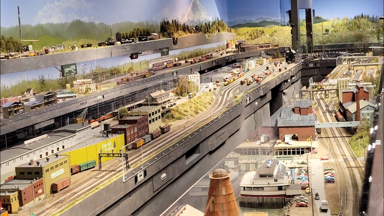Large HO Scale Museum Layout- Tacoma, Washington - YouTube